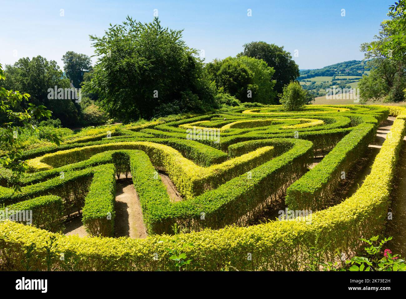 Hedge maze in english garden hi-res stock photography and images - Alamy