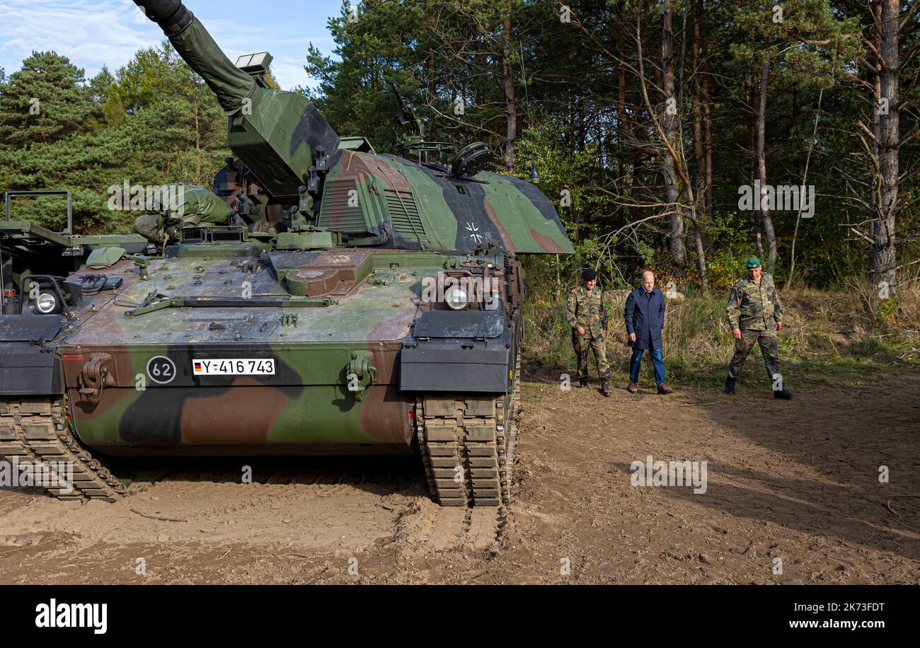 Ostenholz, Germany. 17th Oct, 2022. German Chancellor Olaf Scholz (SPD ...