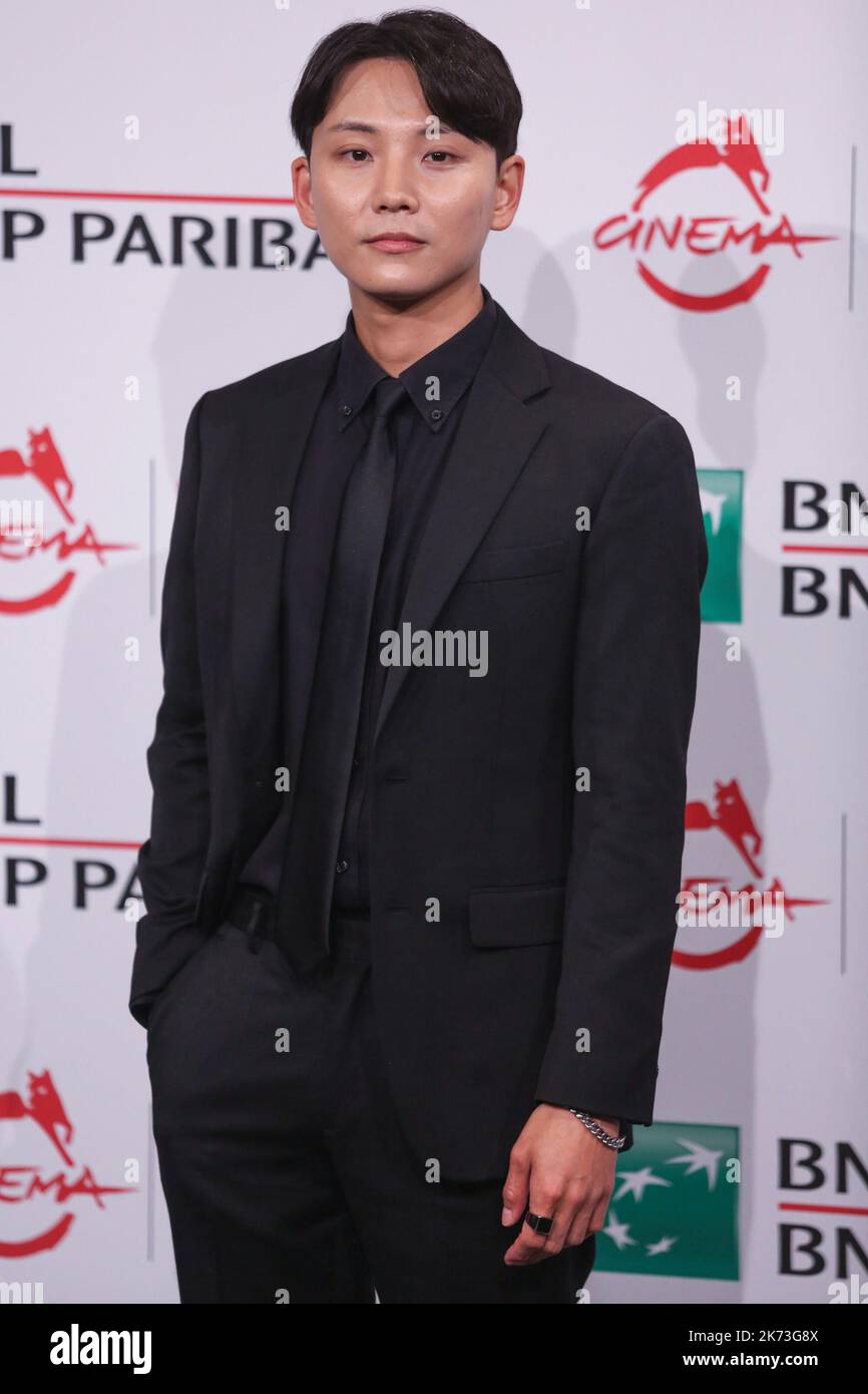 Yong joon hi-res stock photography and images - Alamy