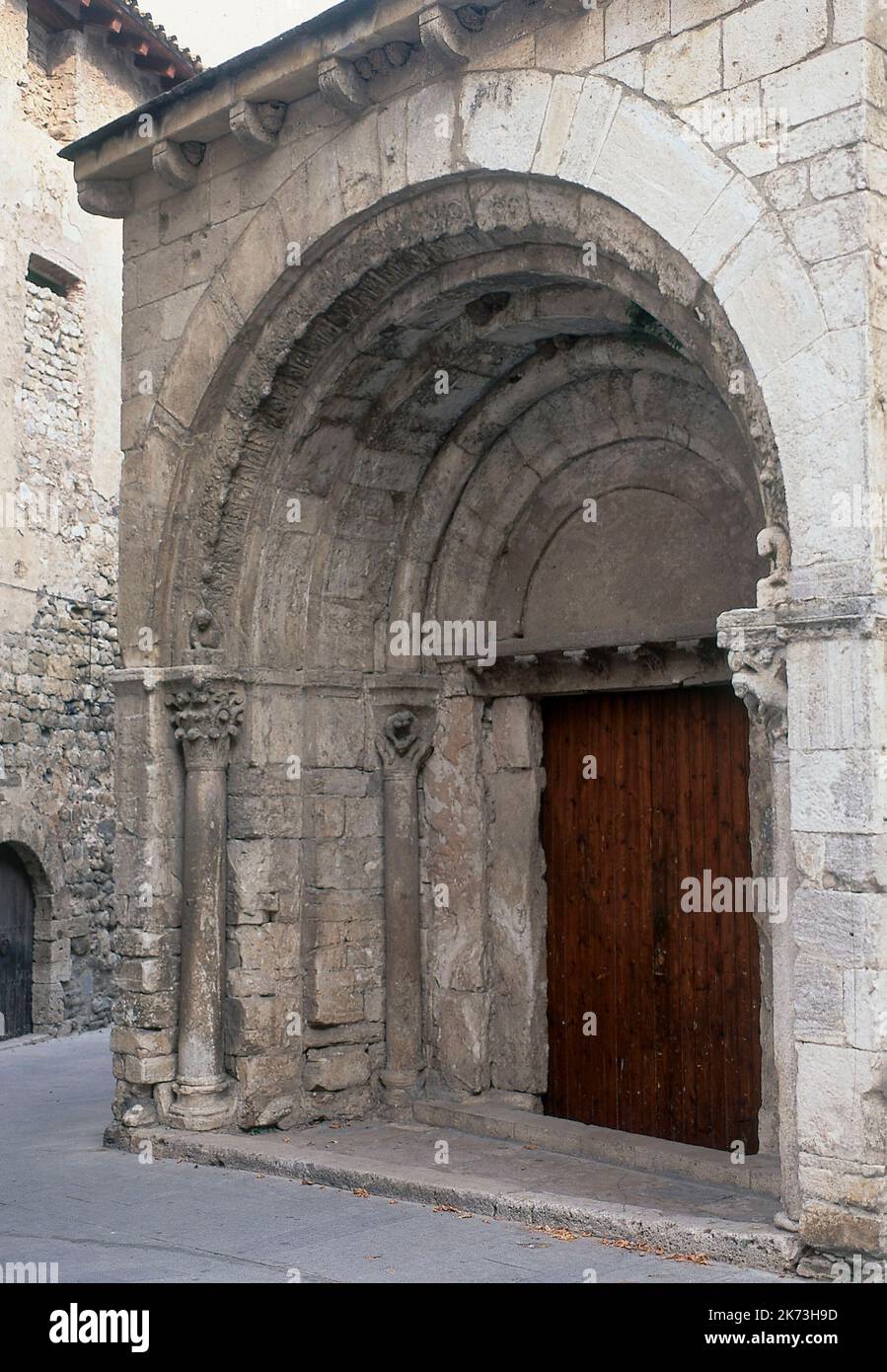 HOSPITAL DE SAN JULIAN - SIGLO XII - ROMANICO CATALAN. Location ...