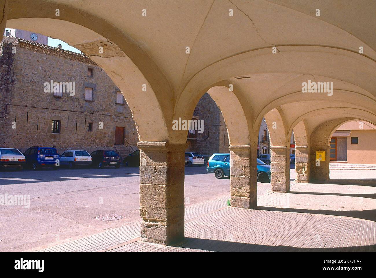 SOPORTALES DE LA PLAZA MAYOR DE VERGES. Location: EXTERIOR. VERGES ...