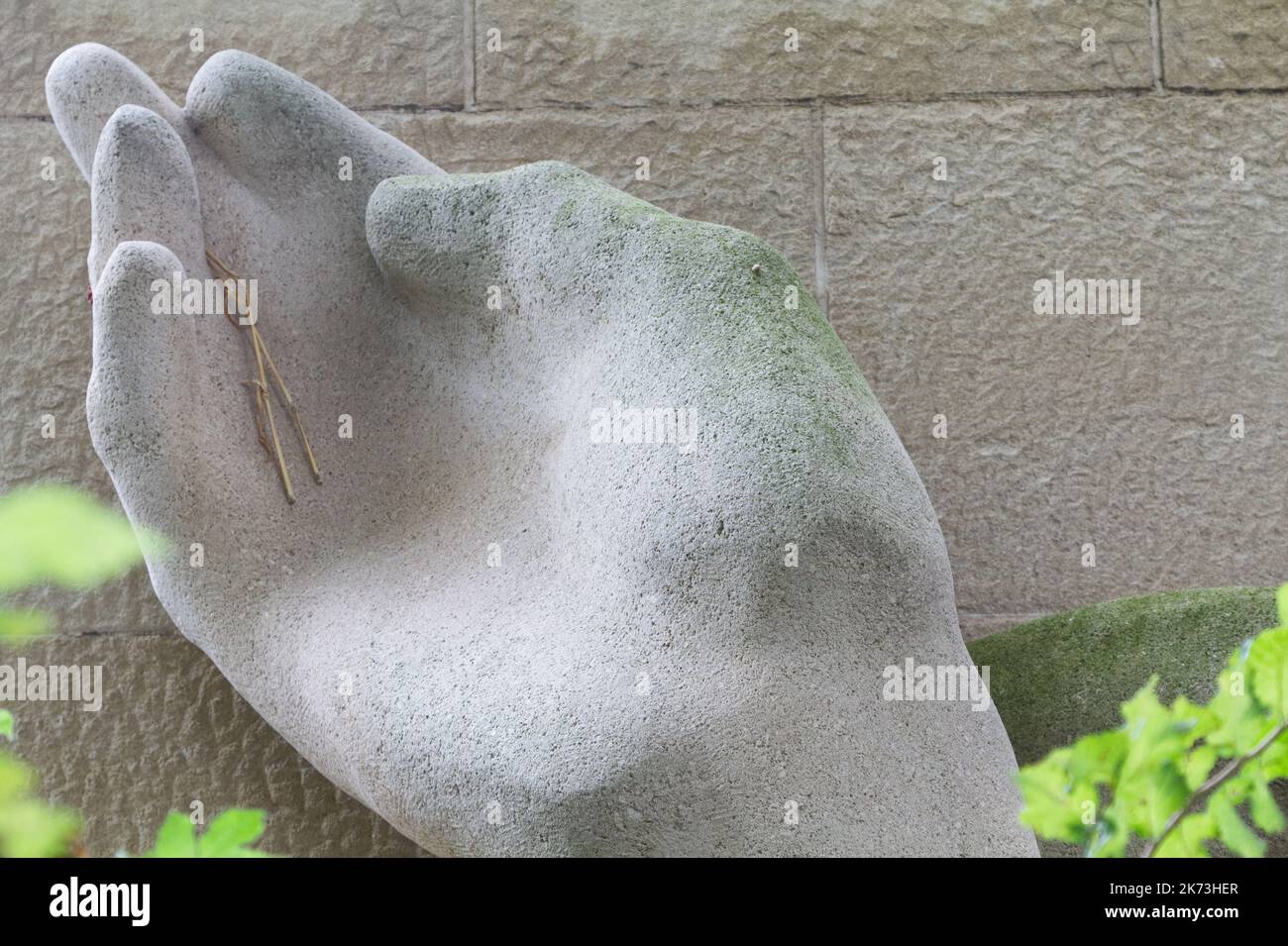 An Hand - Memorial to the Deportees to Ravensbrück concentration Camp ...