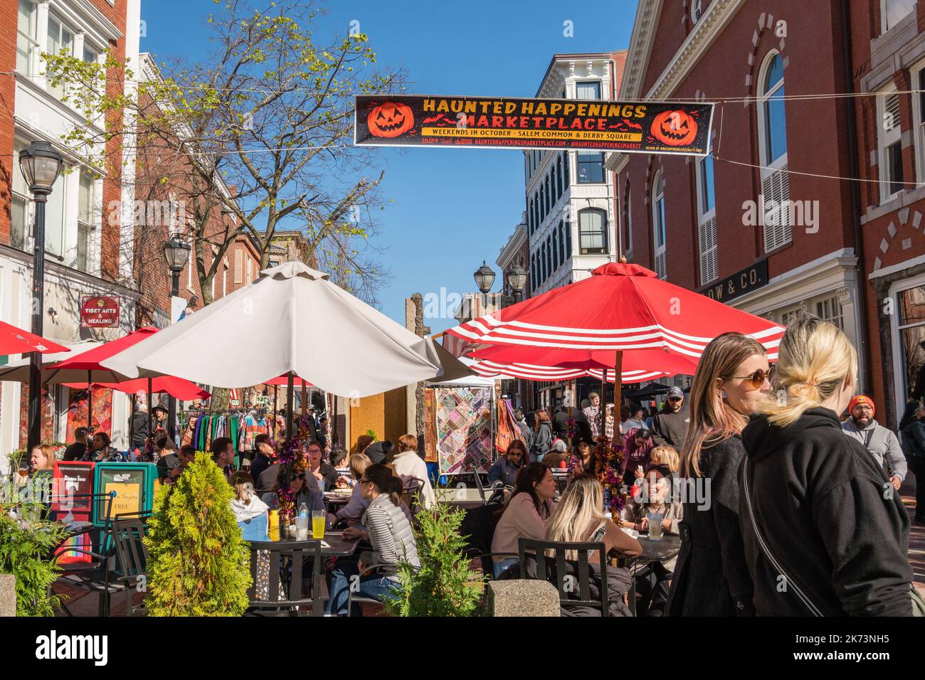 Dress up the street hi-res stock photography and images - Alamy