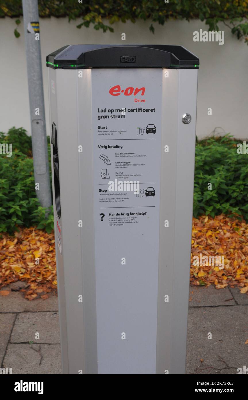 Electri chargepoint hi-res stock photography and images - Alamy