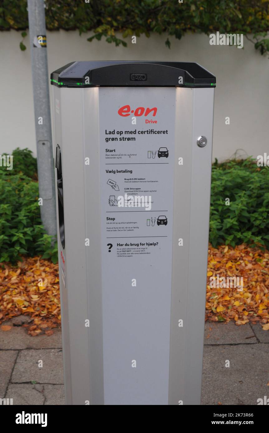 Electri chargepoint hi-res stock photography and images - Alamy