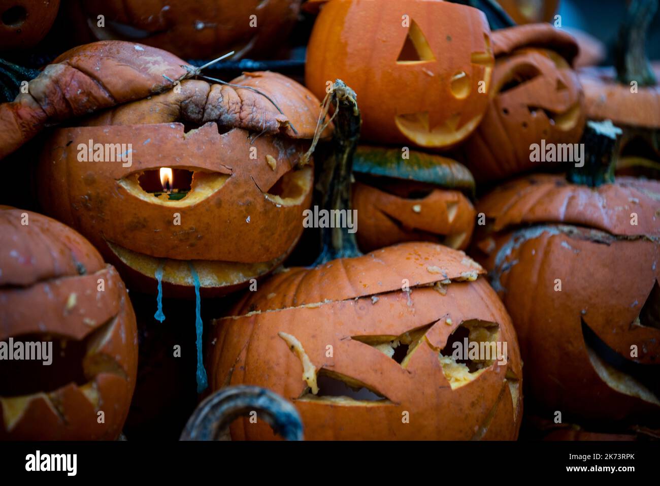 A stack of jack-o'-lanterns Stock Photo - Alamy