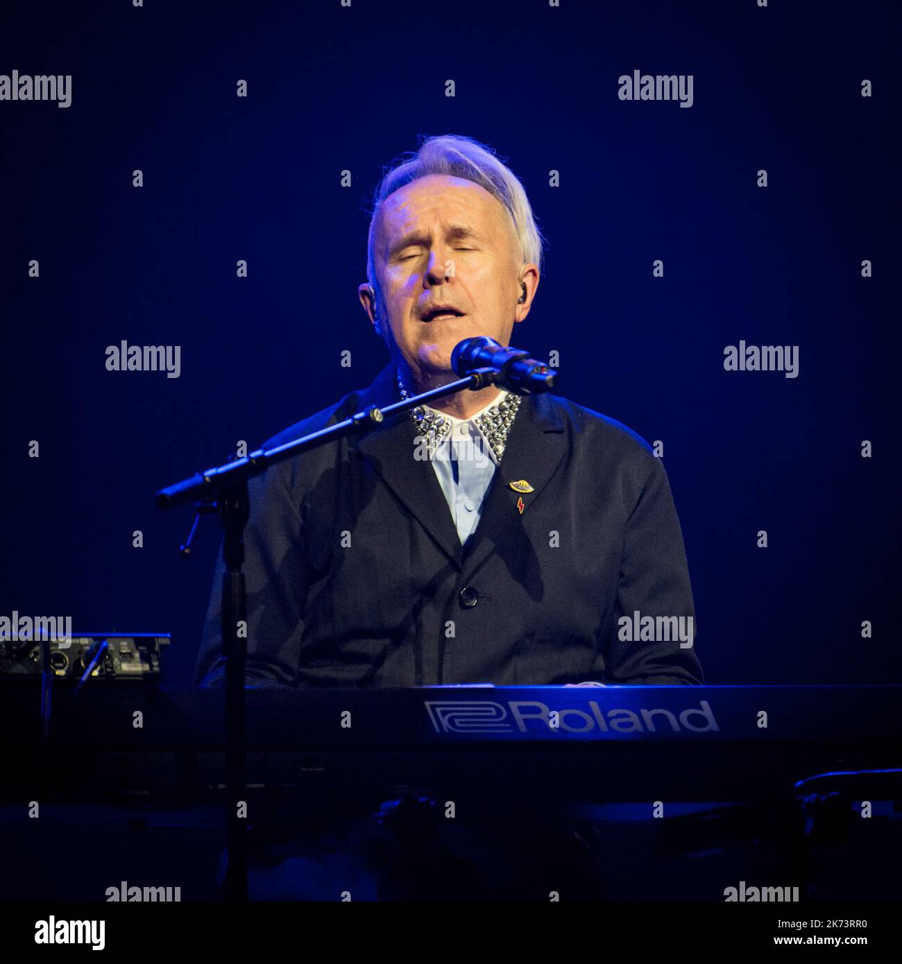 Howard Jones on vocals & keys Stock Photo - Alamy