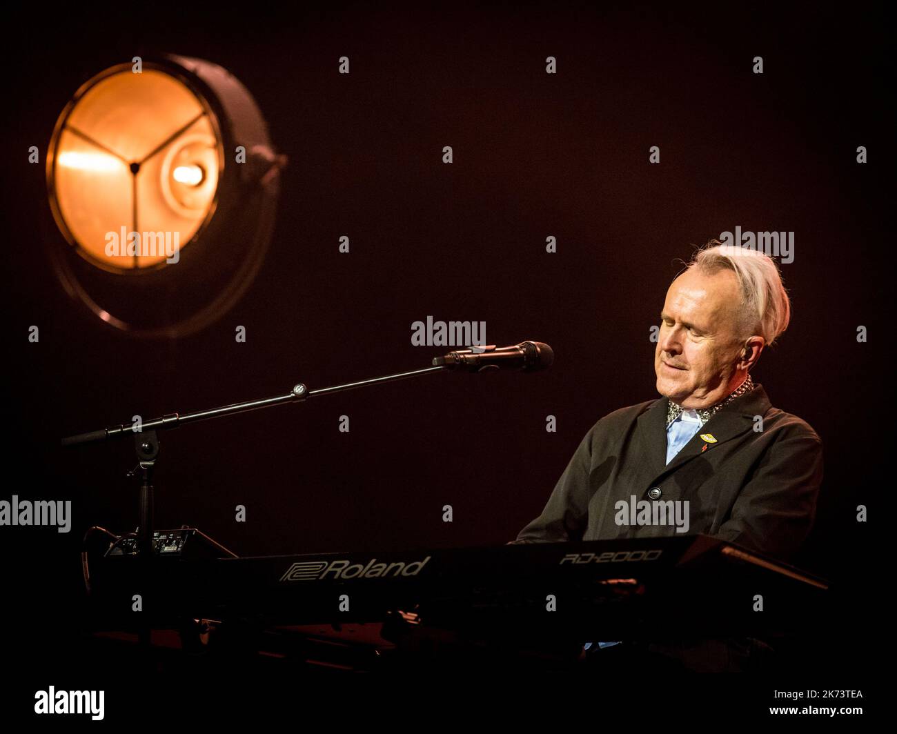 Howard Jones on vocals & keys Stock Photo - Alamy