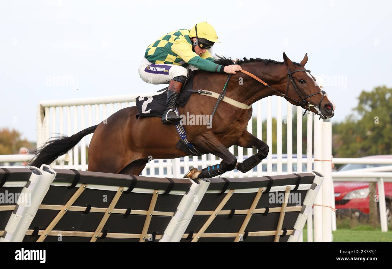 Jamie moore jockey 2022 hi-res stock photography and images - Alamy