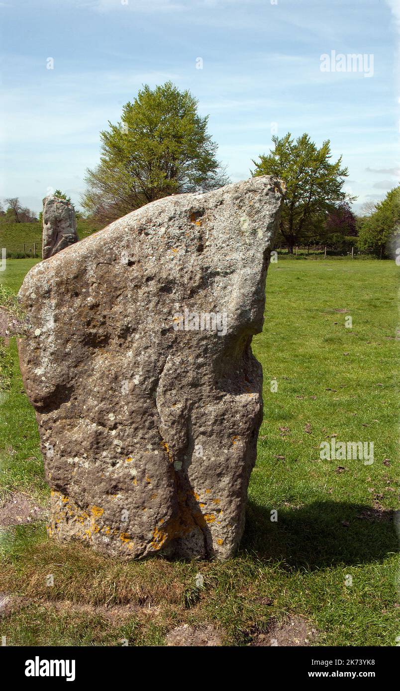 WILTSHIRE; AVEBURY; SARSON STONE Stock Photo - Alamy