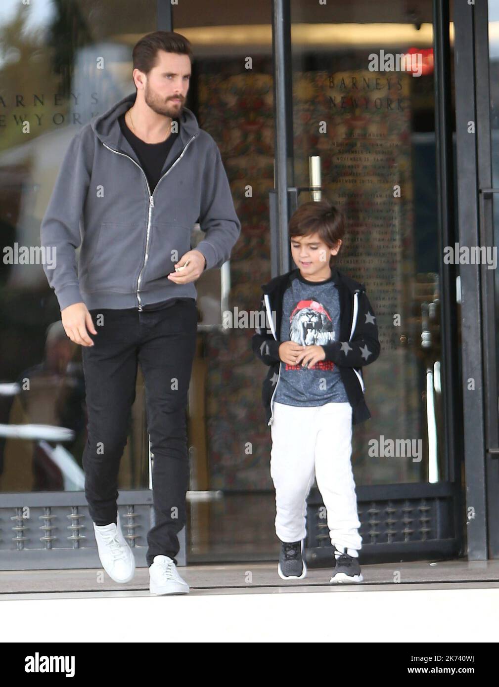 Scott Disick and son at Barneys New York in Beverly Hills 2016/12/22 ...