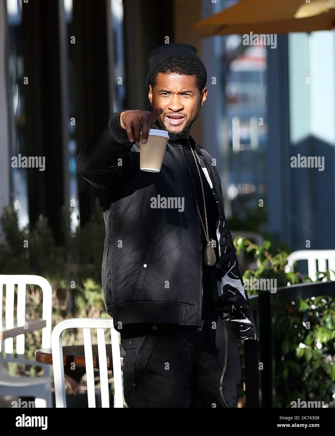 Usher has lunch at M Cafe in Beverly Hills Stock Photo - Alamy