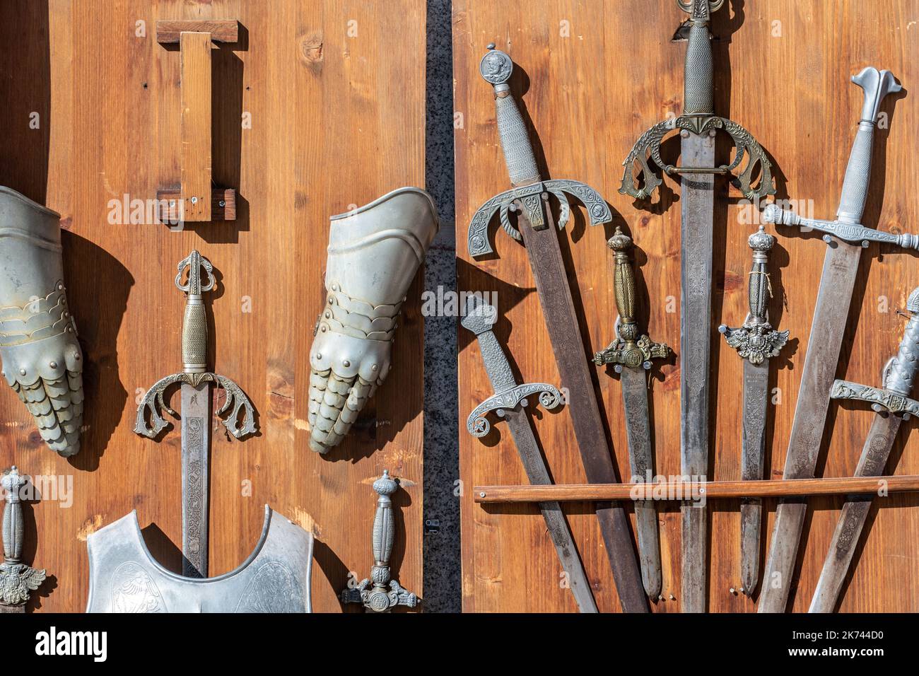 Display of swords hi-res stock photography and images - Alamy