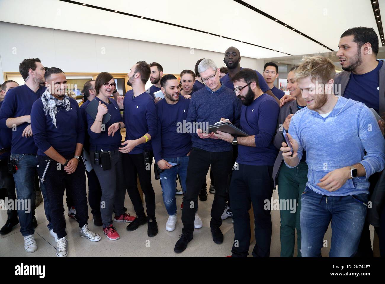 Tim Cook, CEO of Apple, visits the Apple Store FRANCE MARSEILLE 5 FEB ...