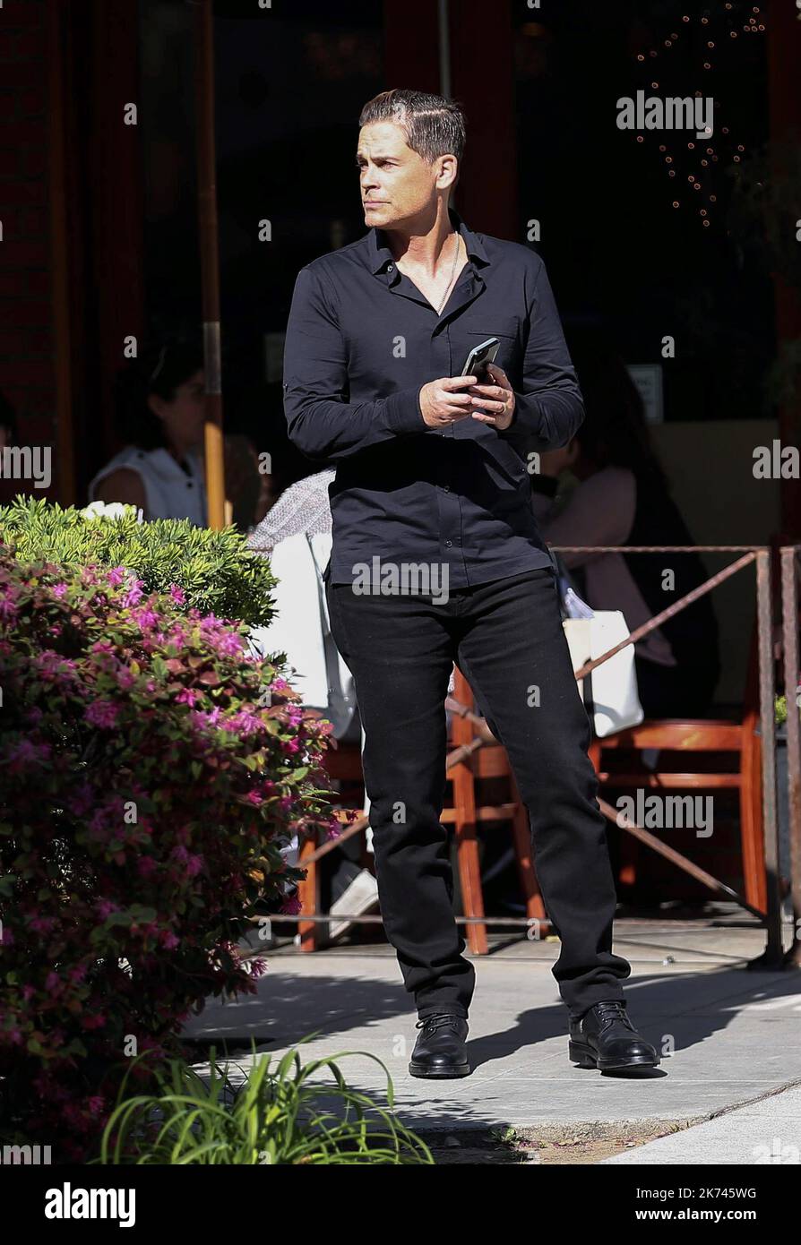 Rob Lowe has lunch at La Scala restaurant in Beverly Hills Stock Photo ...