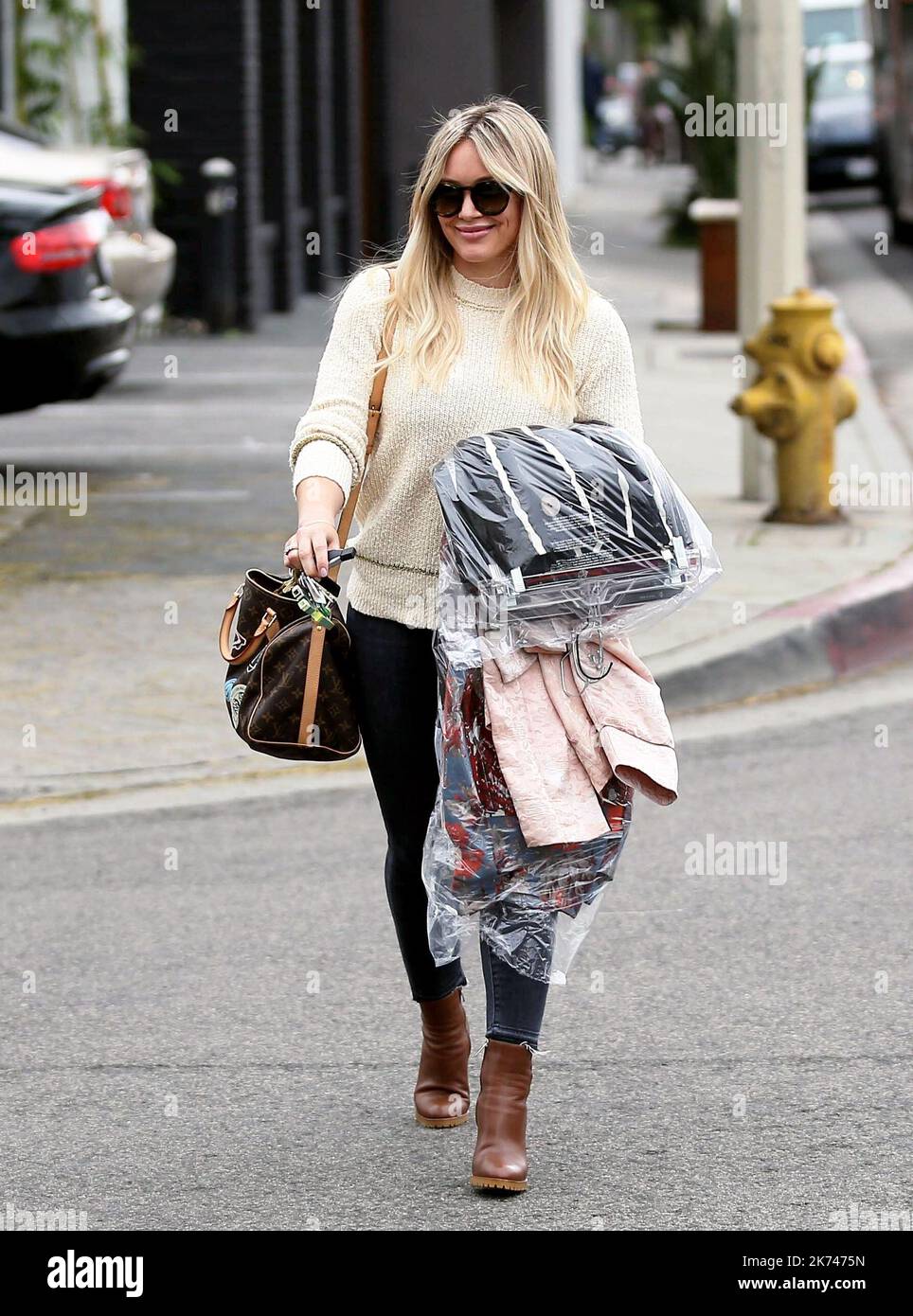 Hilary Duff shopping in West Hollywood Stock Photo - Alamy