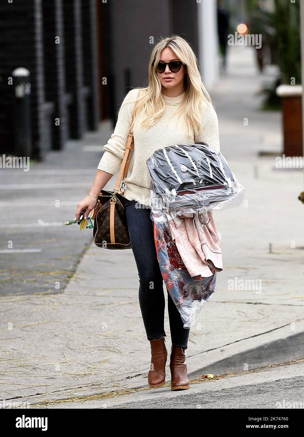 Hilary Duff shopping in West Hollywood Stock Photo - Alamy
