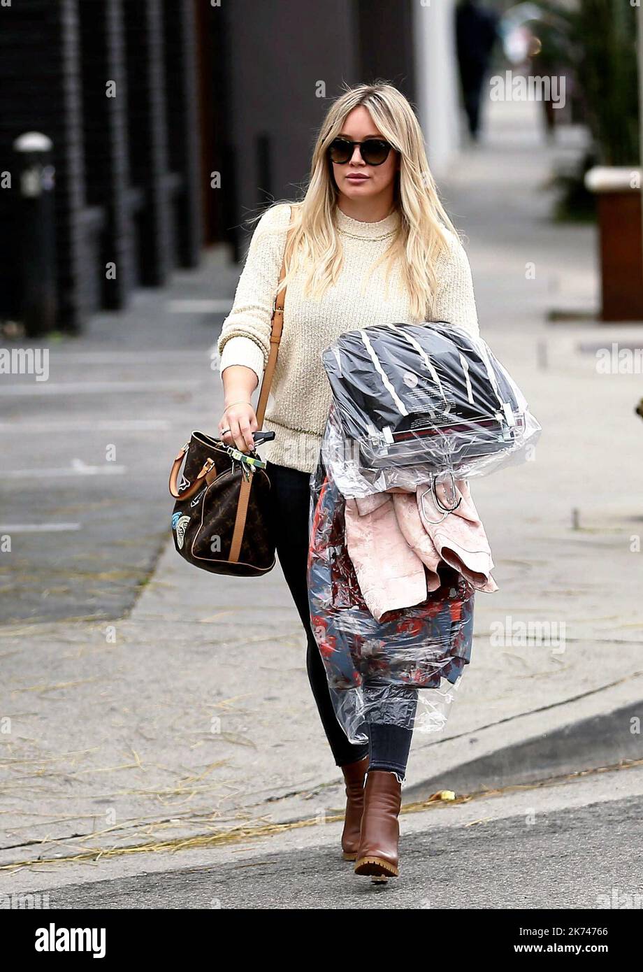 Hilary Duff shopping in West Hollywood Stock Photo - Alamy