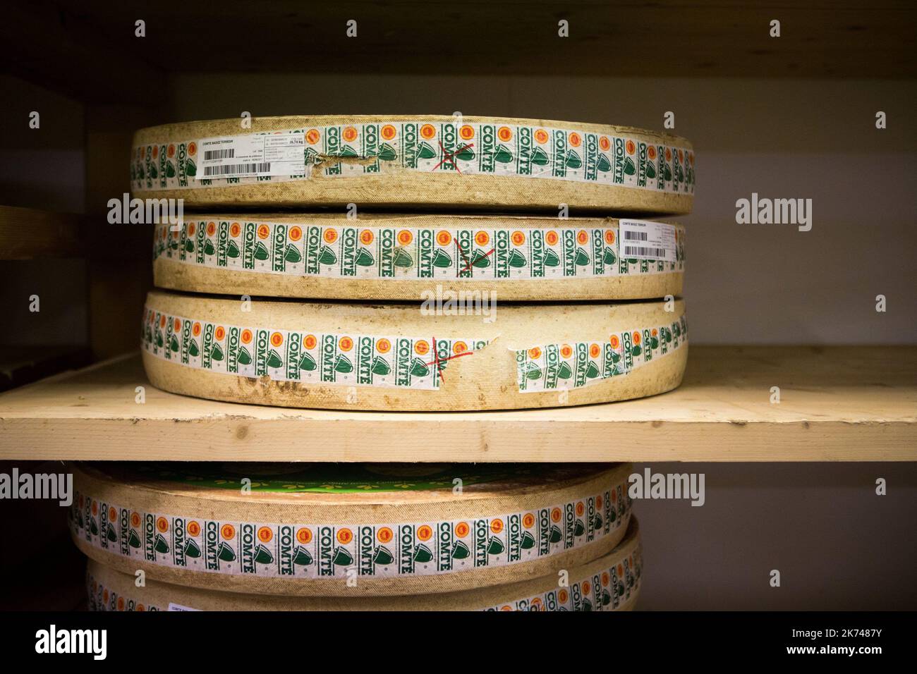 Paris rungis market cheese hi-res stock photography and images - Alamy