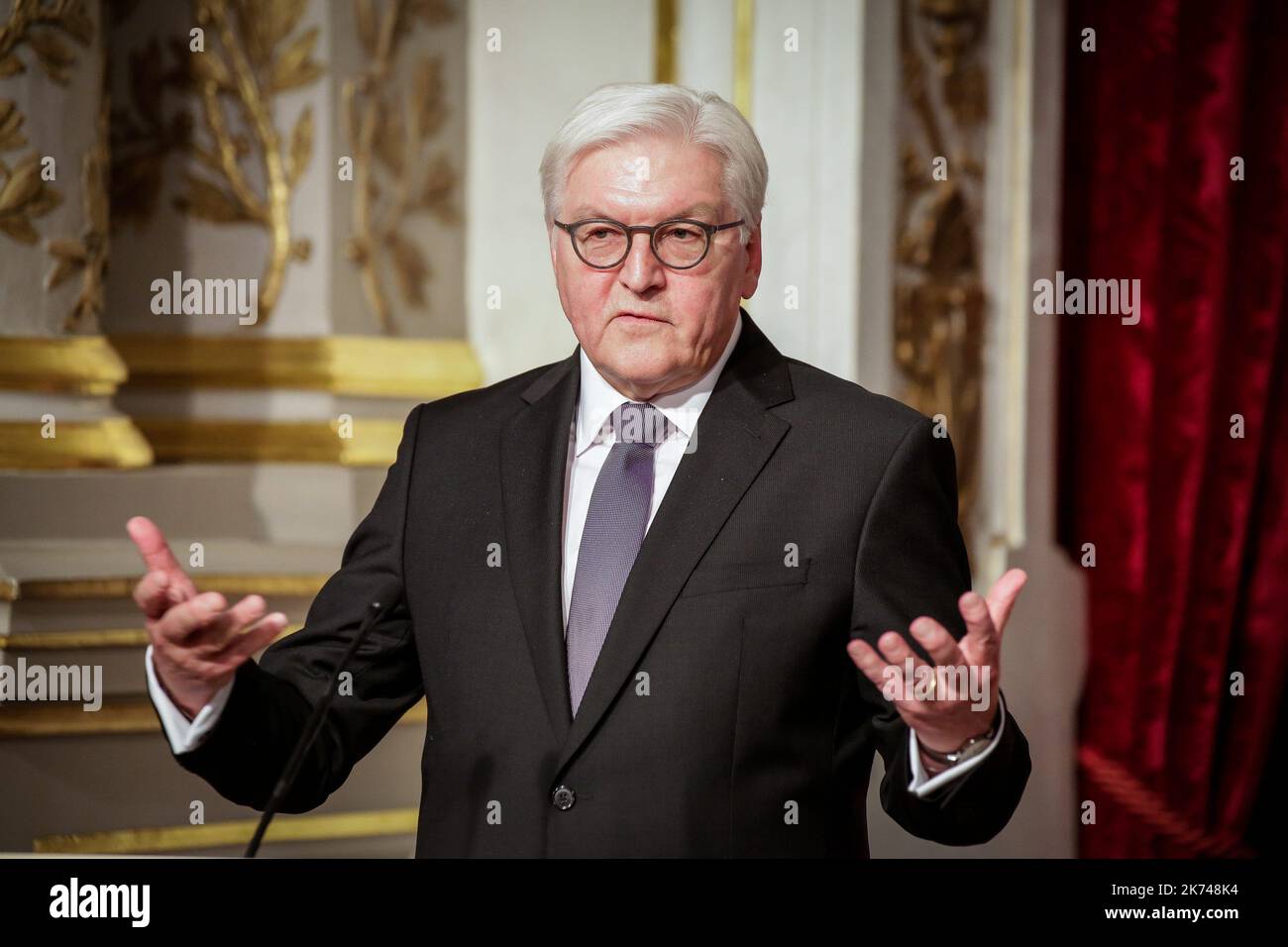 German President Frank-Walter Steinmeier (R) and French President ...