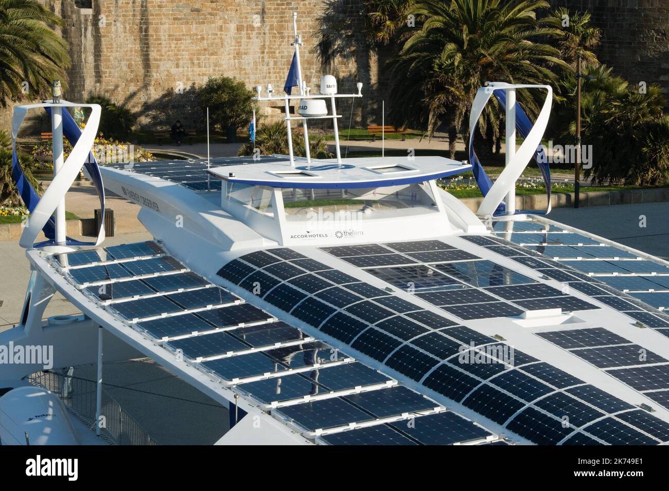 170407 Energy Observer, first autonomous boat powered by hydrogen and ...