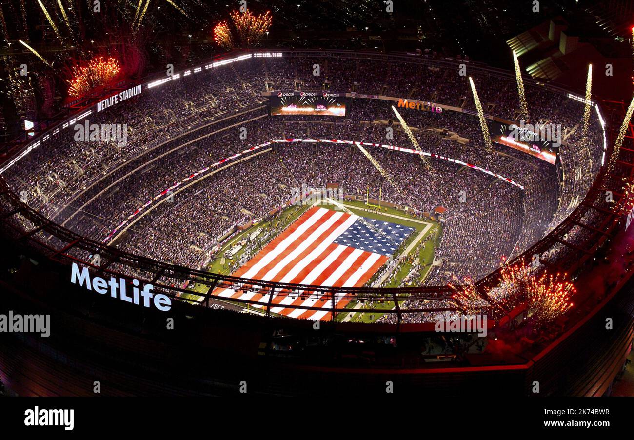 Super bowl stadium fireworks hi-res stock photography and images - Alamy