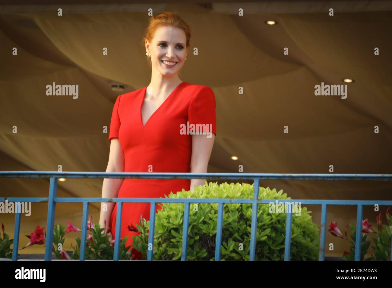 Jessica chastain half length hi-res stock photography and images - Alamy