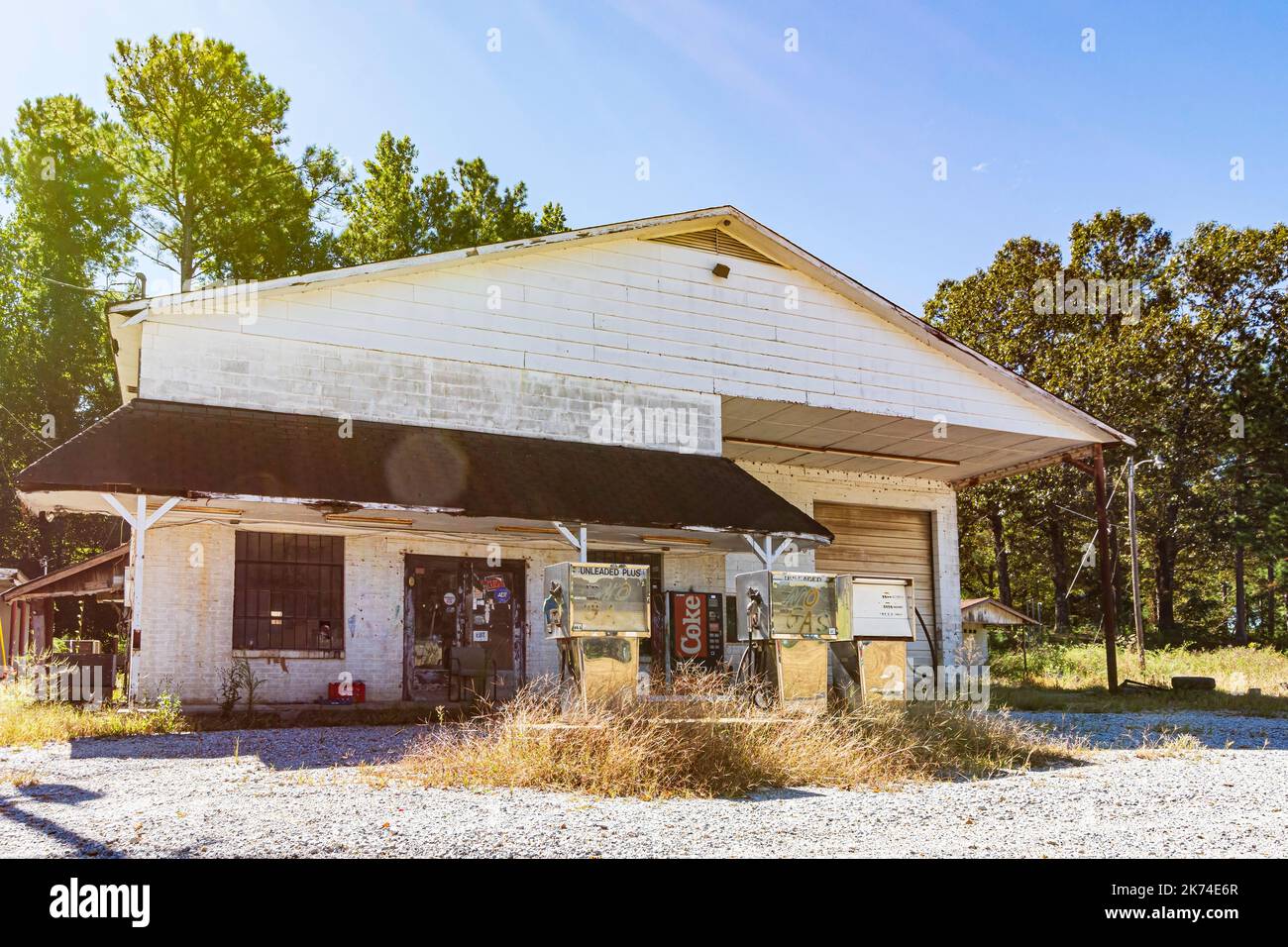 Old abandoned gas station in rural Alabama Stock Photo - Alamy
