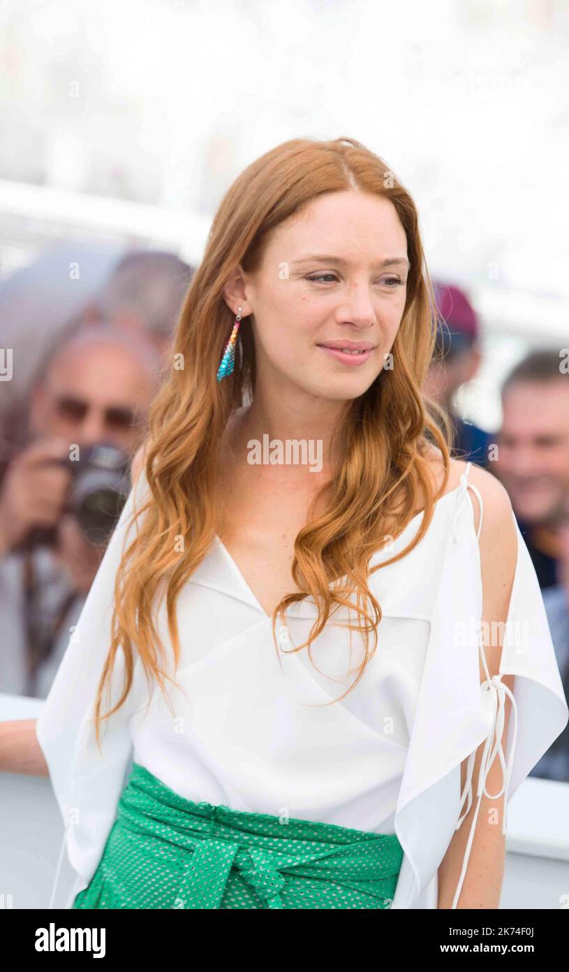 Actress Laetitia Dosch attends the 'Jeune Femme' photocall during the ...