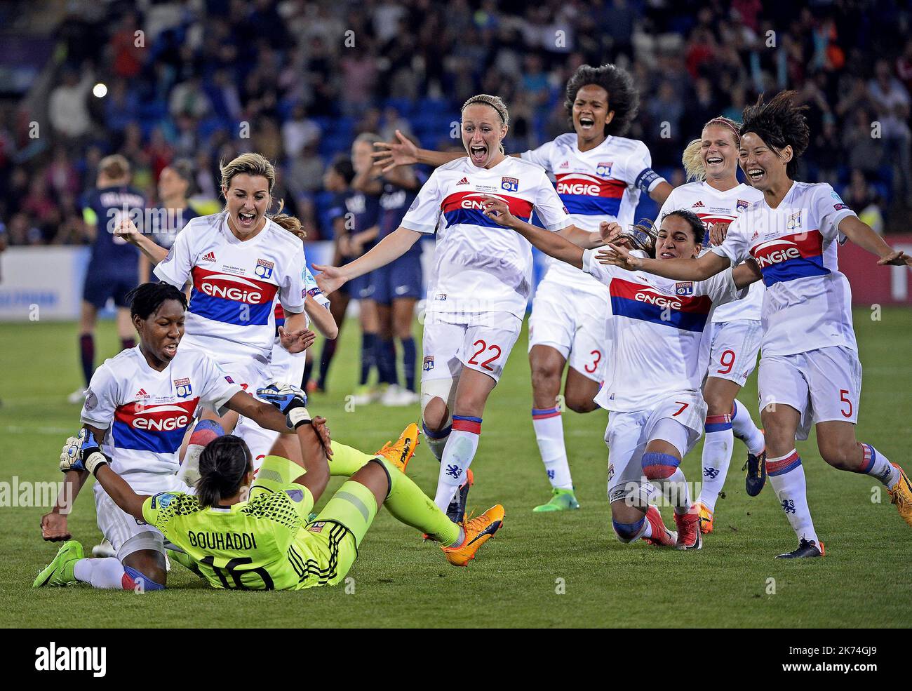 Lyon's players celebrate Stock Photo - Alamy