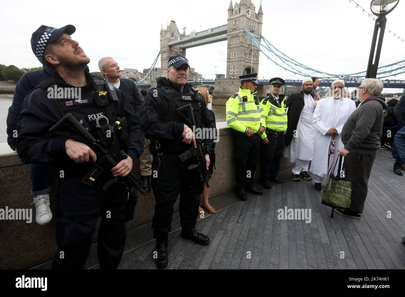 People honour the London Bridge terror attack victims Stock Photo - Alamy