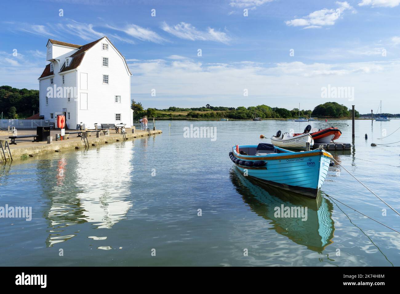 Woodbridge Tide Mill Museum Woodbridge on the River Deben with moored ...