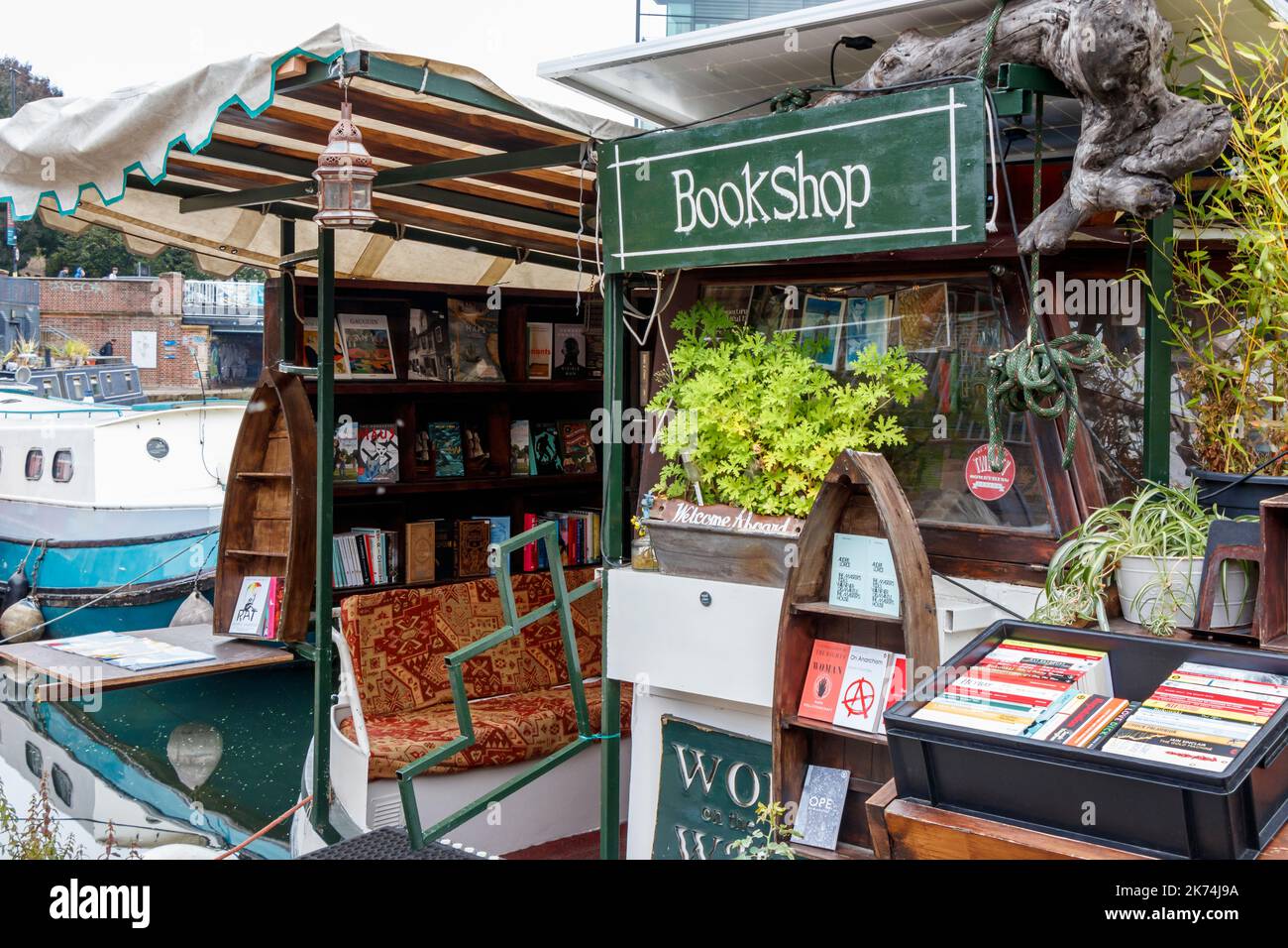 Word On The Water, aka The London Bookbarge, a floating bookshop on ...