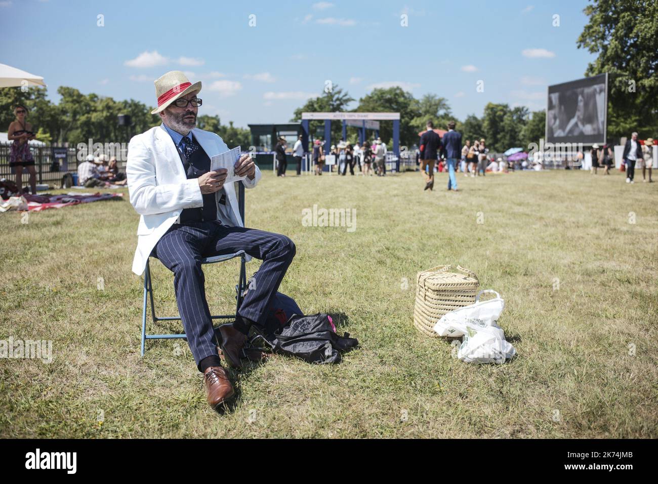 Chantilly horse racing hi-res stock photography and images - Alamy