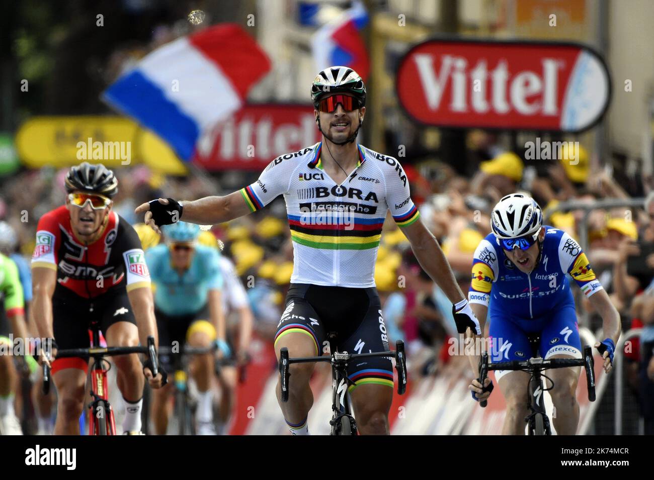 Le coureur slovaque Peter SAGAN remporte l'arrivée au sprint de la 3ème ...