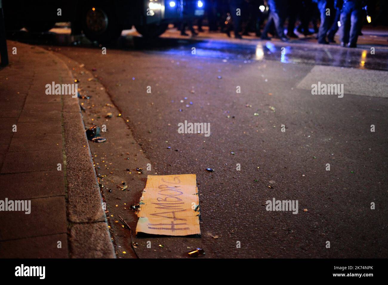 The night before the beginning of G20, german anti-riot police clash ...