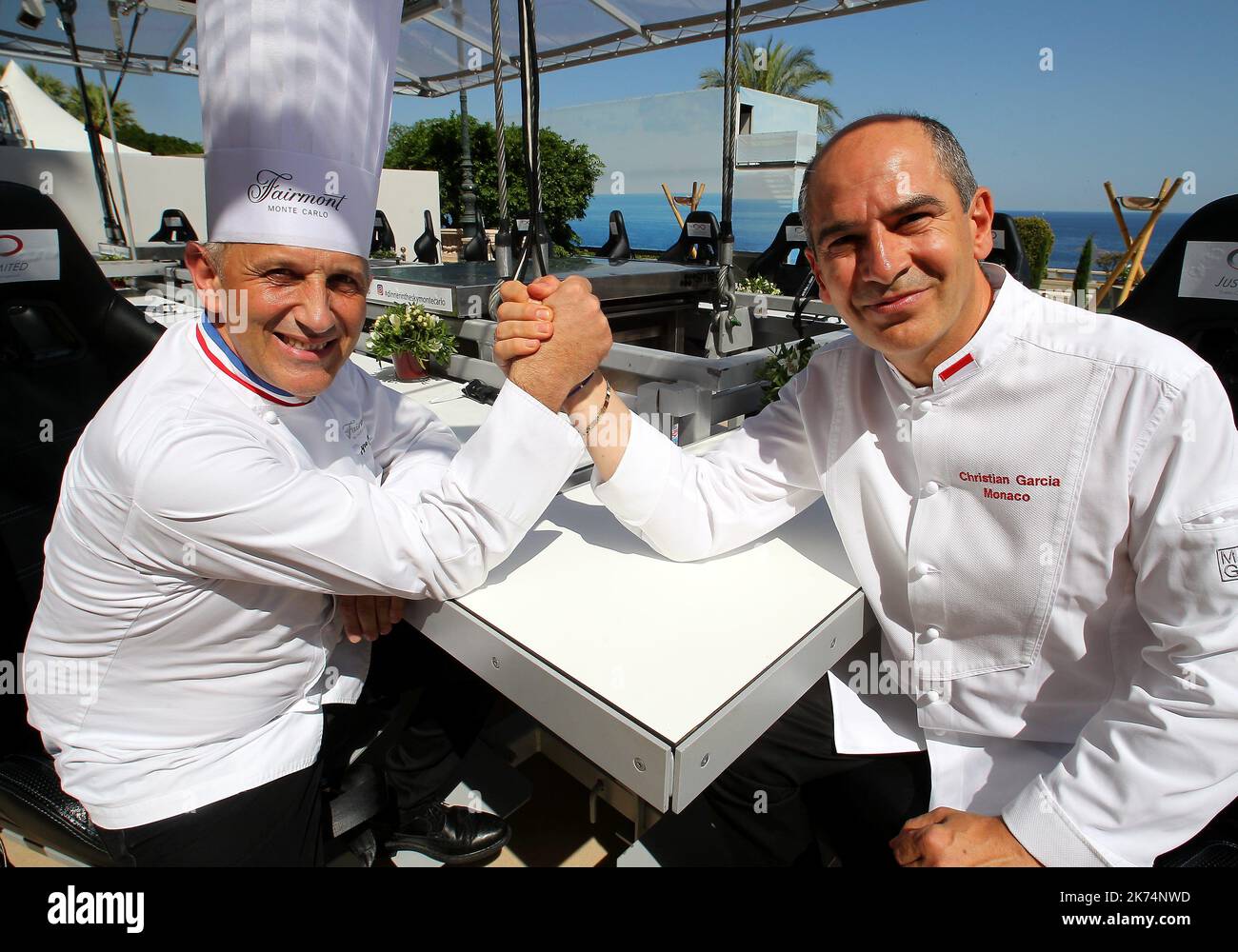 ©PHOTOPQR/NICE MATIN ; "Dinner in the sky", déjeuners et dîners ...