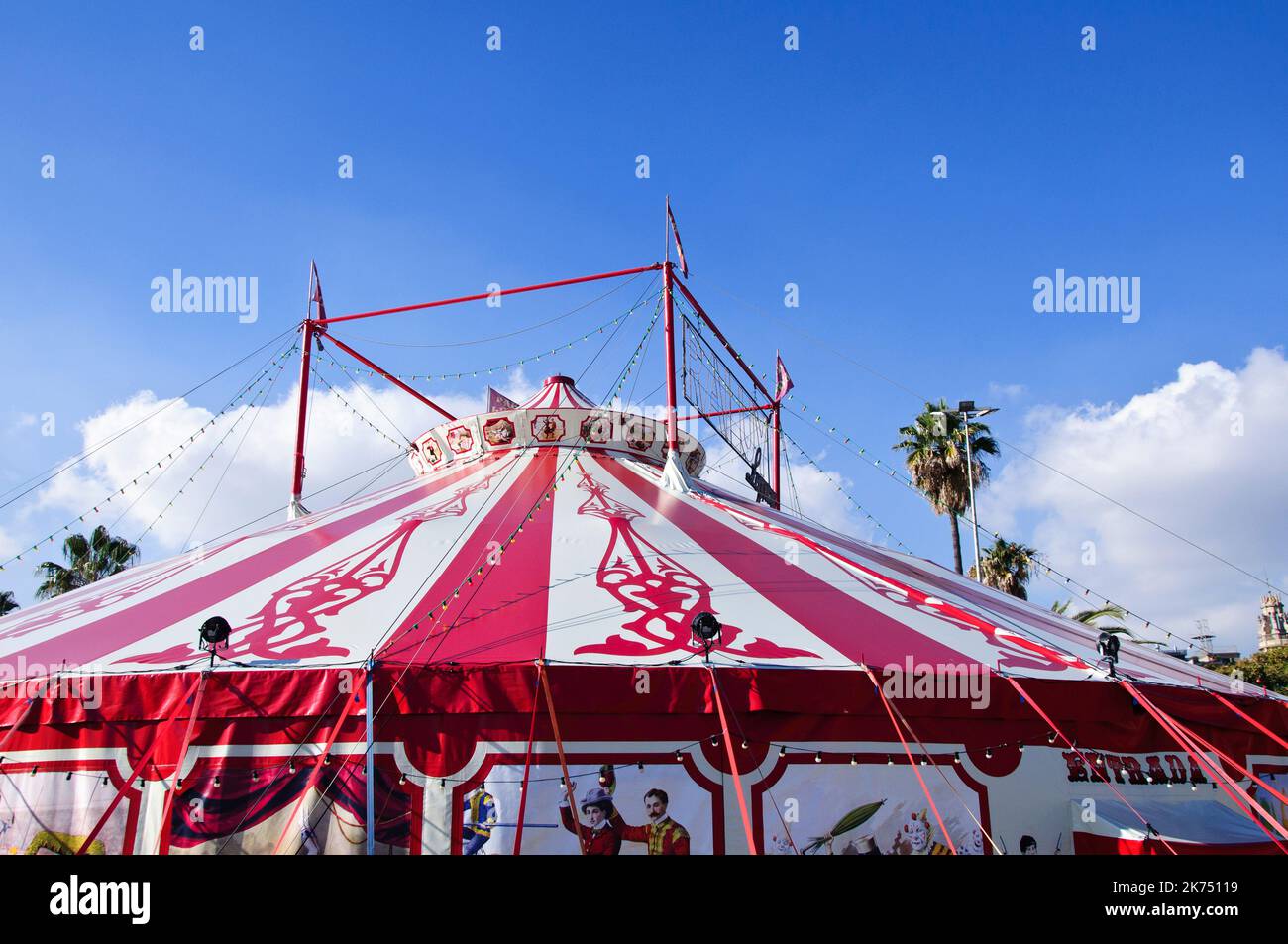 Circo tradicional hi-res stock photography and images - Alamy