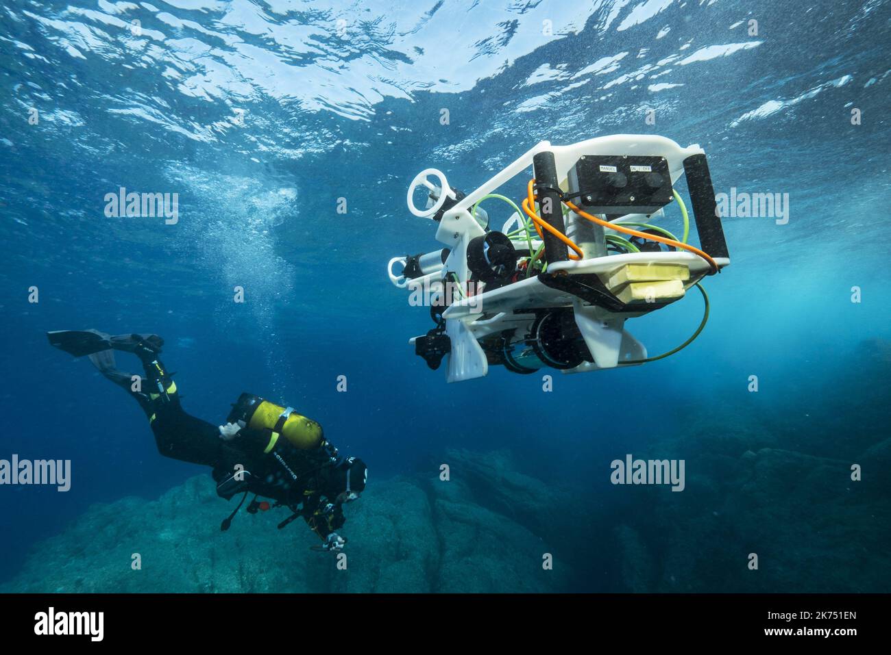 iBubble: Underwater Camera. Here, Beluga the first prototype autonomous ...