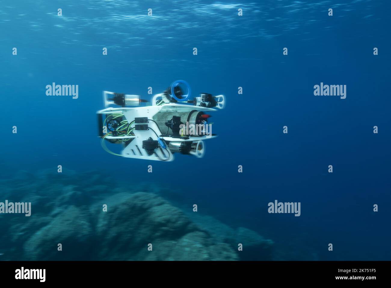 iBubble: Underwater Camera. Here, Beluga the first prototype autonomous ...