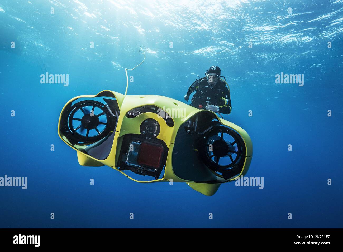 iBubble is the first autonomous underwater drone filming recreational ...