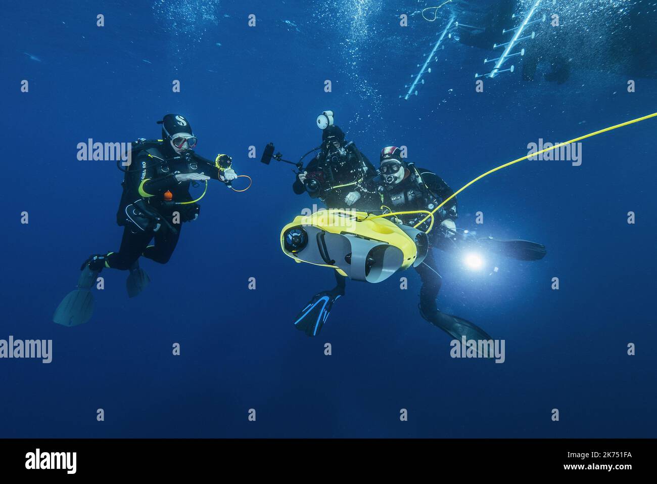 iBubble is the first autonomous underwater drone filming recreational ...
