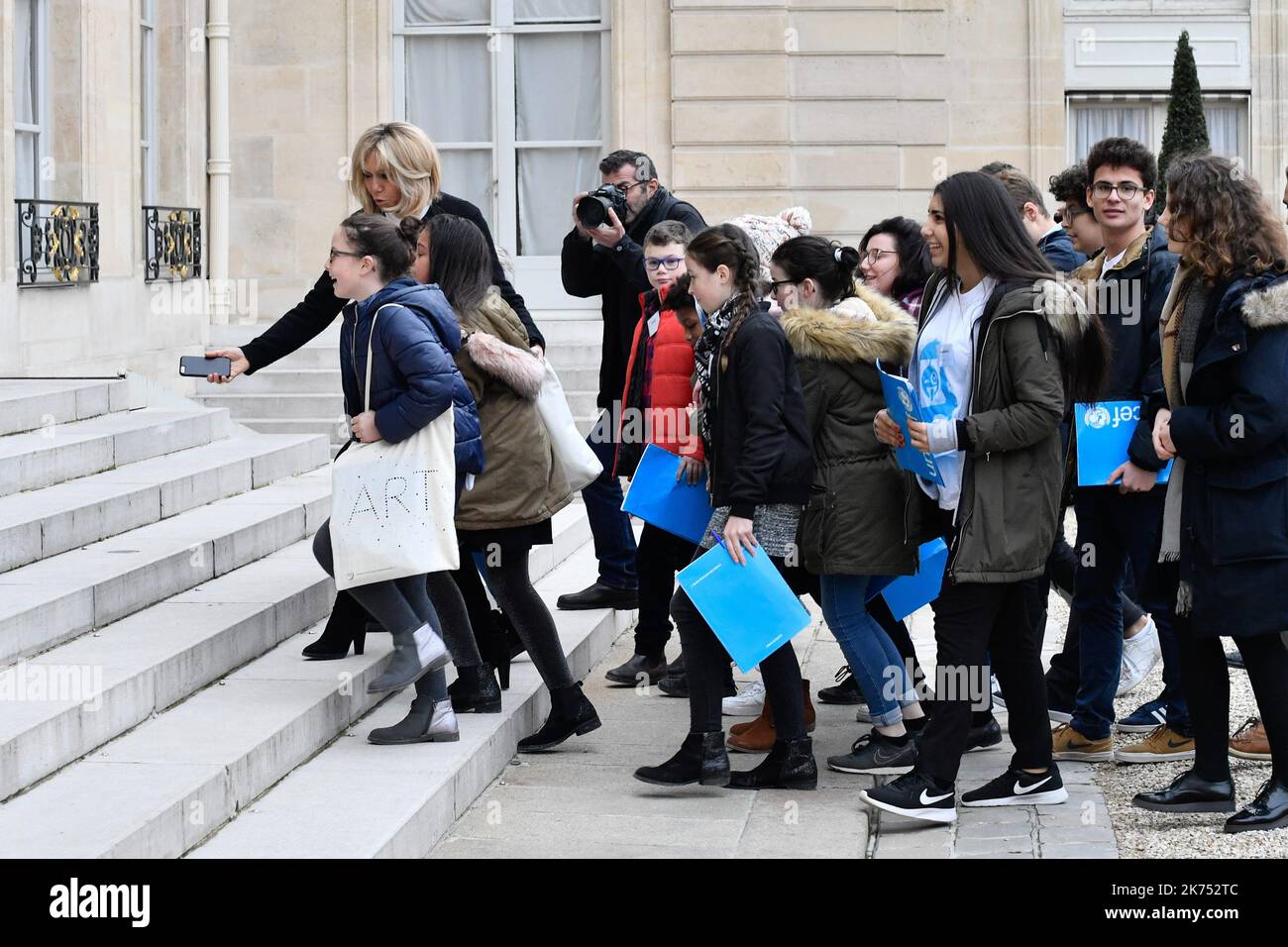 Brigitte Macron welcomes children from UNICEF Stock Photo - Alamy