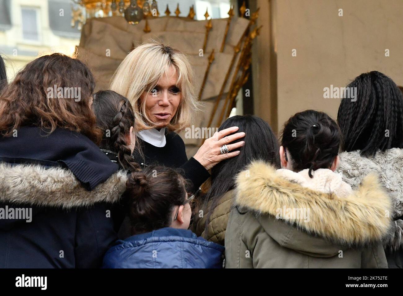 Brigitte Macron welcomes children from UNICEF Stock Photo - Alamy