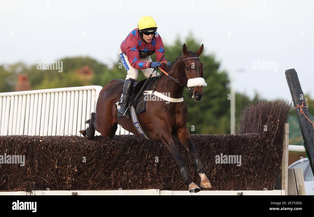 Tom scudamore jockey 2022 hi-res stock photography and images - Alamy