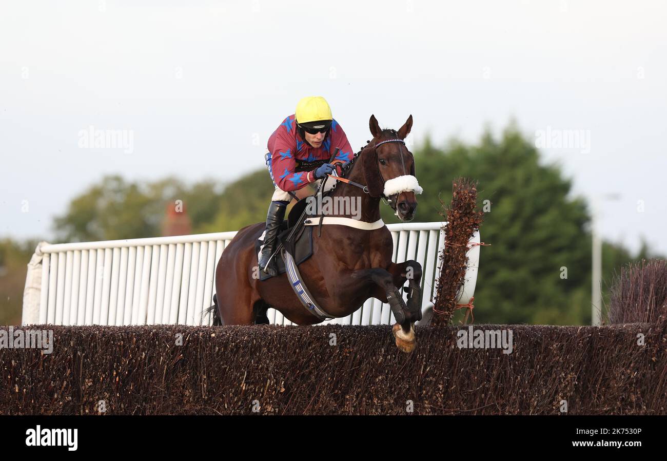 Tom scudamore jockey 2022 hi-res stock photography and images - Alamy