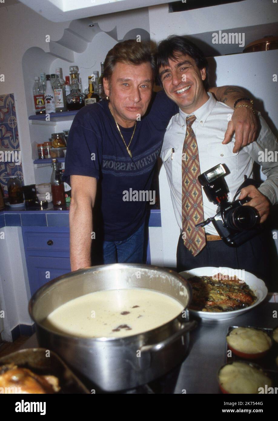 HALLYDAY JOHNNY / HALLYDAY JOHNNY / WITH A FAMOUS PHOTOGRAPHER MICHEL ...