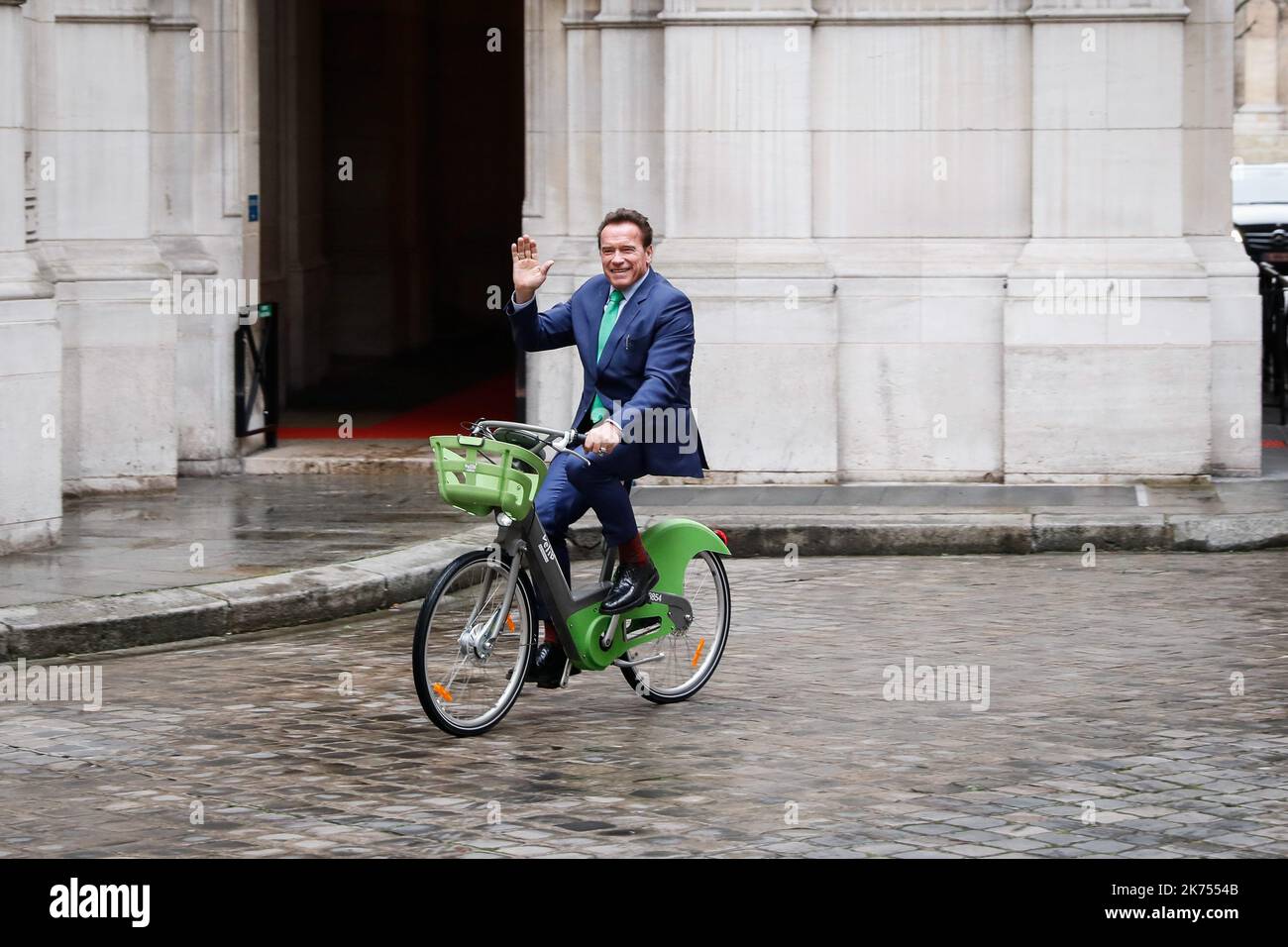 Mayor of Paris and C40 president receives R20 founder and former ...