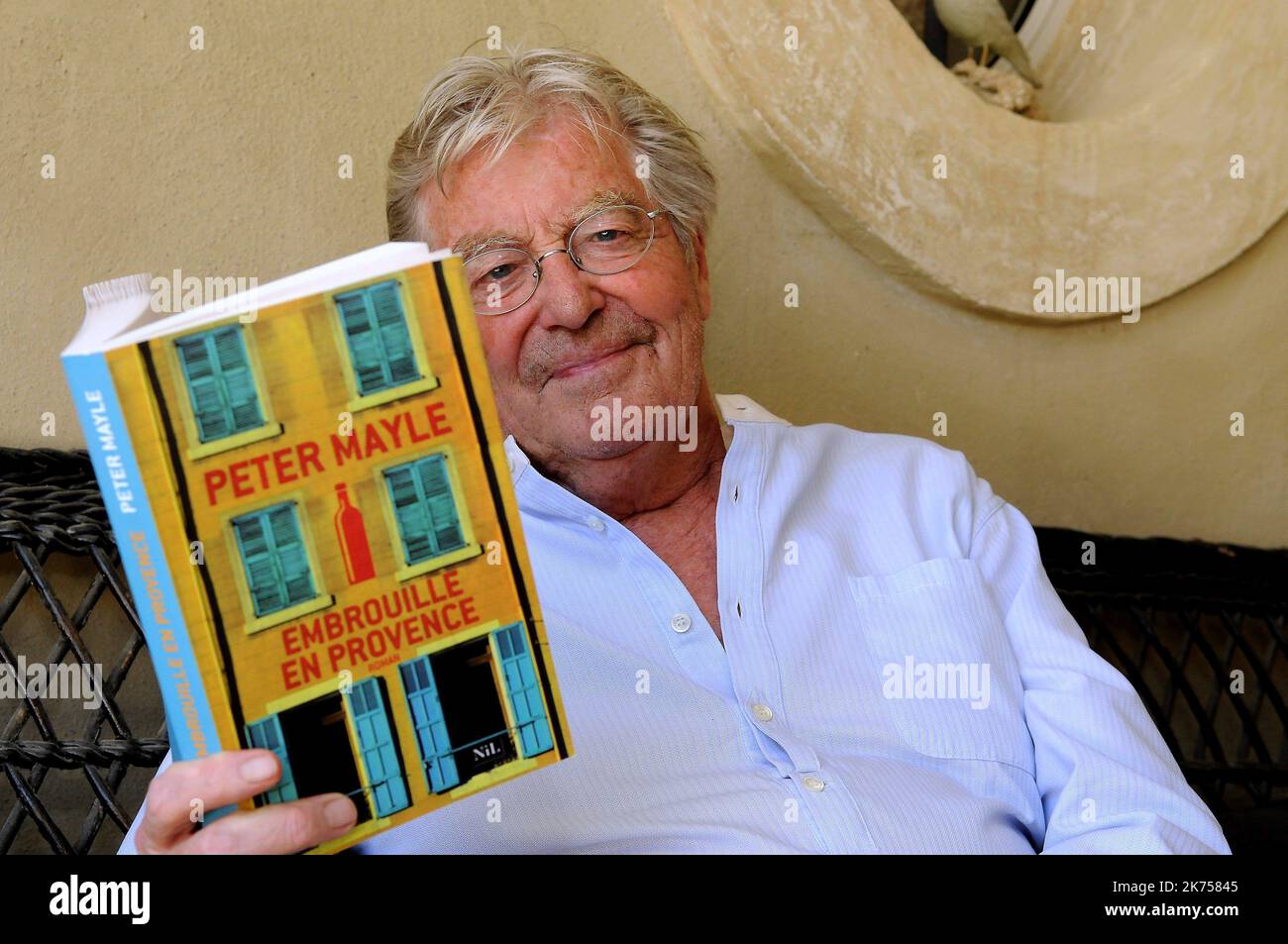 Peter Mayle: A Year in Provence author dies at 78 Stock Photo - Alamy