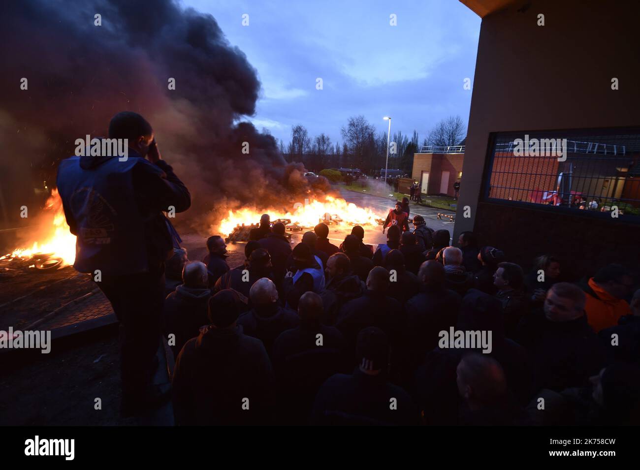 Prison guards continue to block prisons in protest at their working ...